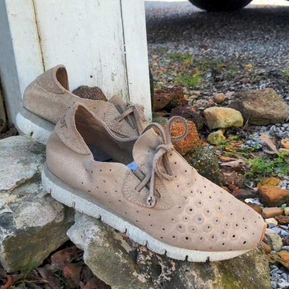 OTBT | Shoes | Otbt Goldtan Lunar Suede Sneaker | Poshmark